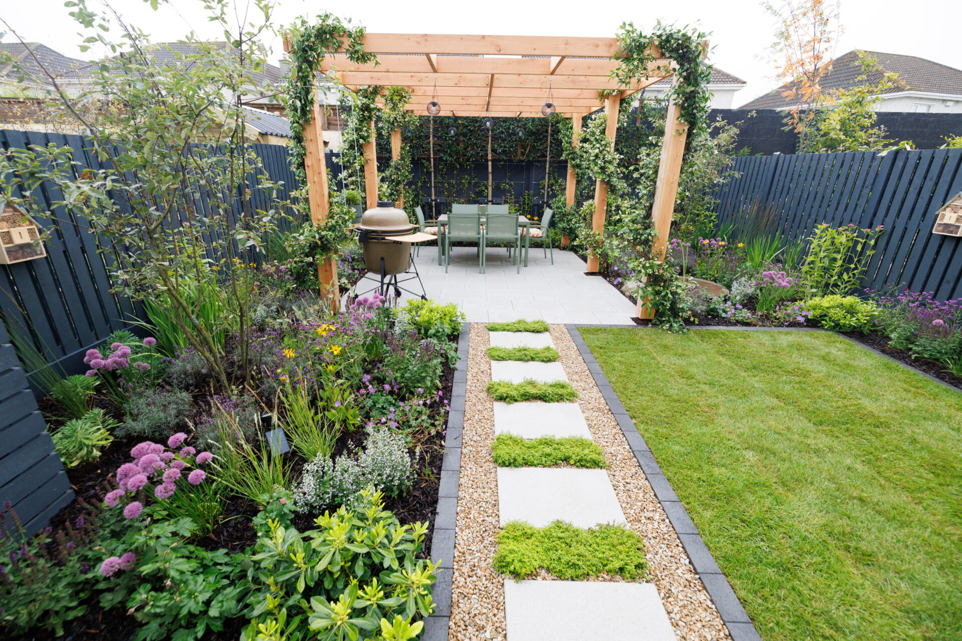 Dulux Weathershield unveils 'Happy Homes' TV Campaign - The Hardware ...